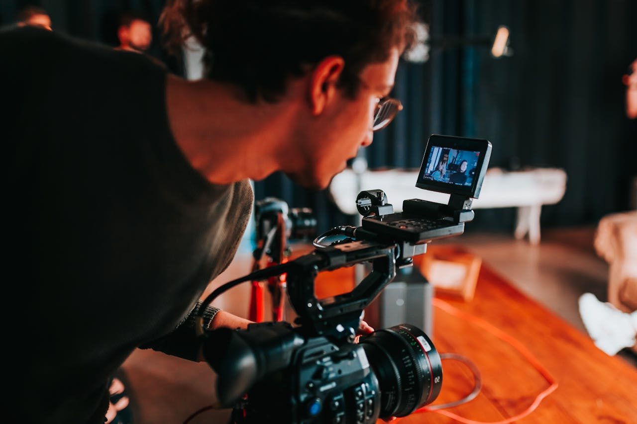 Comment devenir monteur vidéo freelance et réussir dans ce domaine ...